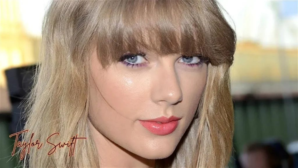 Taylor Swift CameI-T0E While Singing On Stage, Try Not To Gasp ...